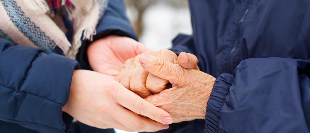 Why is the Cold Weather Hard on Your Joints? An Expert Weighs In ...